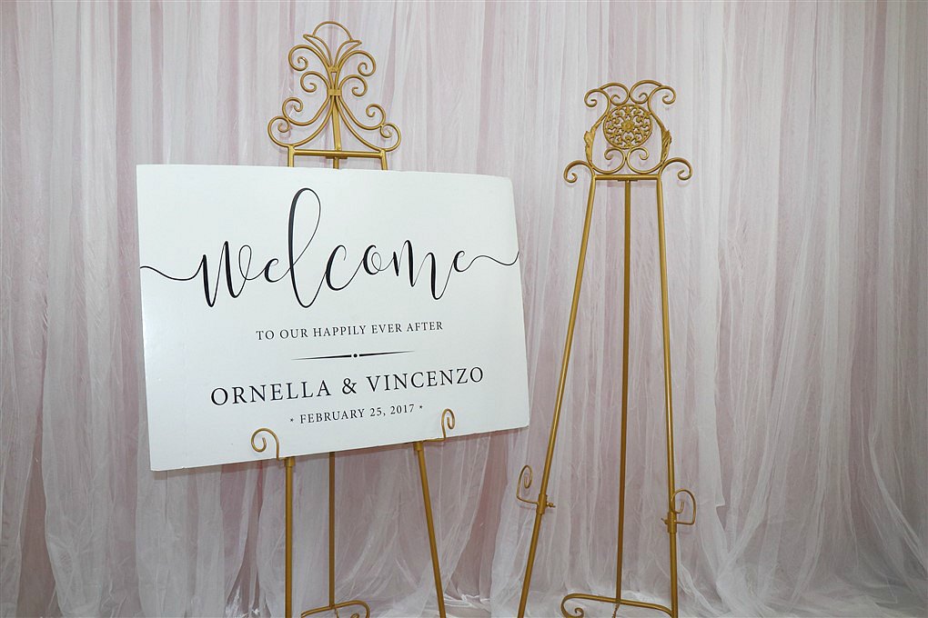 Gold Metal Easel | Country Charm Event Hire