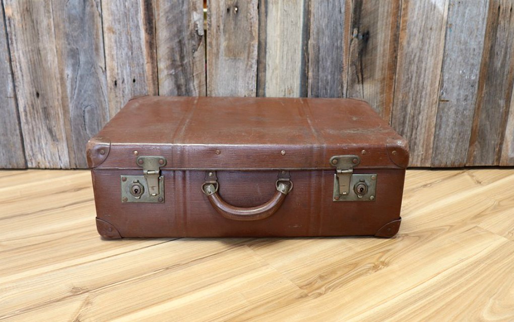 Vintage Suitcase Medium (Brown) | Country Charm Event Hire