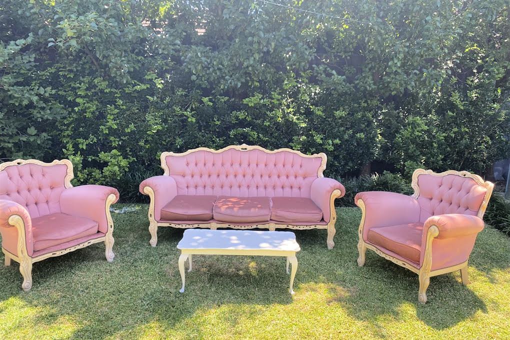Pink Vintage 3-Seater Lounge - Melbourne | Country Charm Event Hire